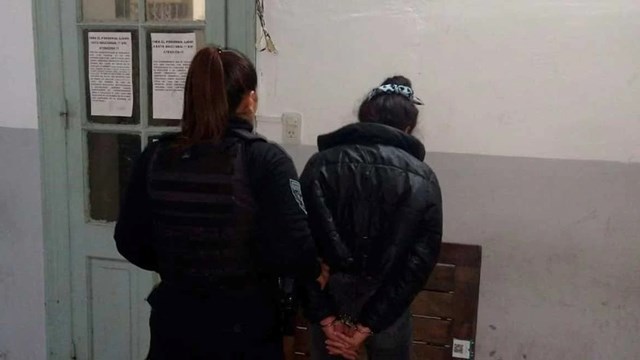 Detuvieron a una mechera de ropa interior - Telefe Santa Fe Detuvieron a una mechera de ropa interior - Telefe Santa Fe